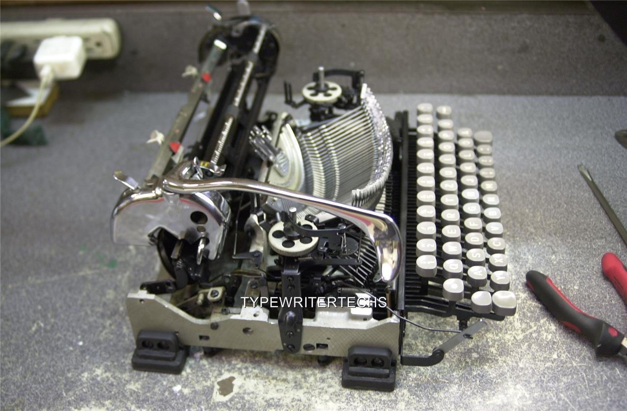 Index of /typewriters_for_sale/full_size_typewriters_files