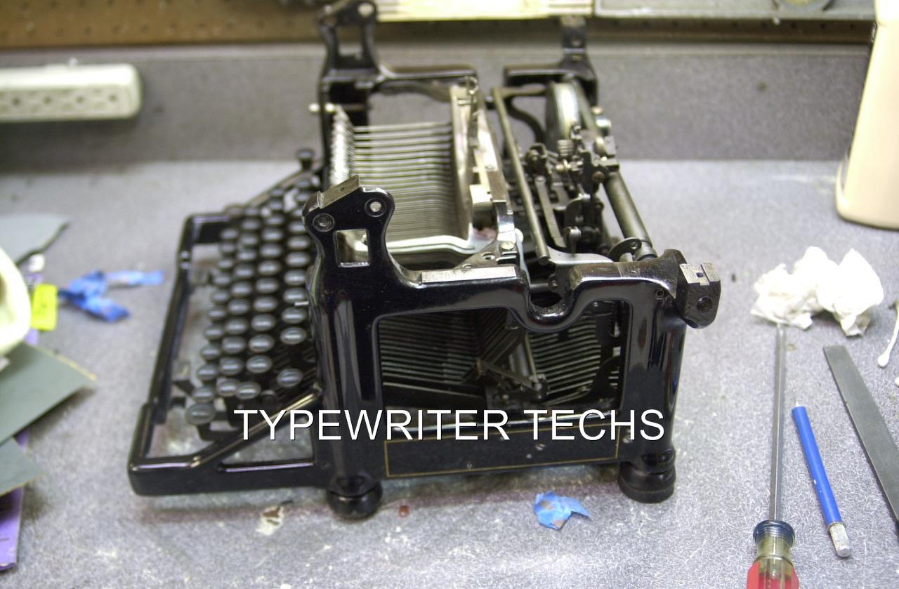 Index of /typewriters_for_sale/full_size_typewriters_files