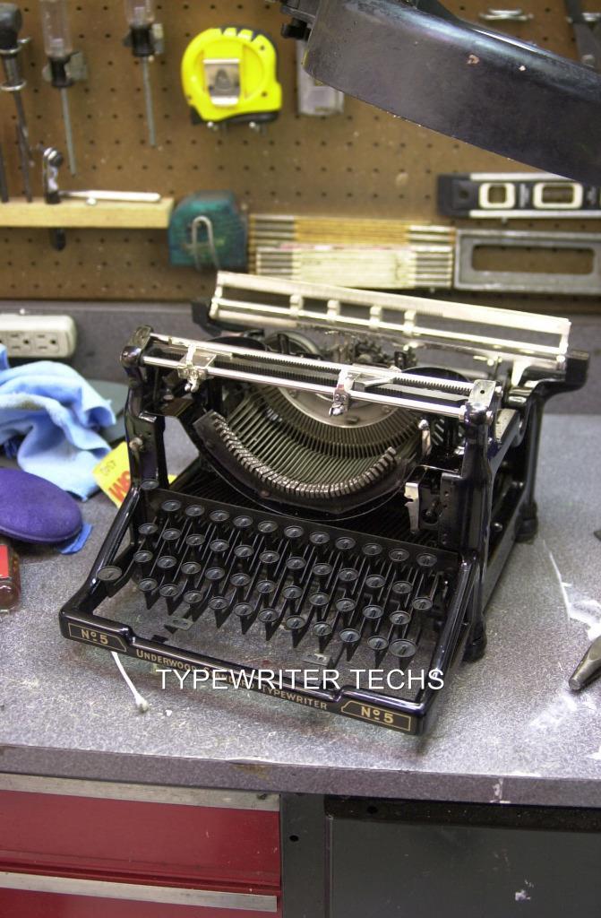 Index of /typewriters_for_sale/full_size_typewriters_files