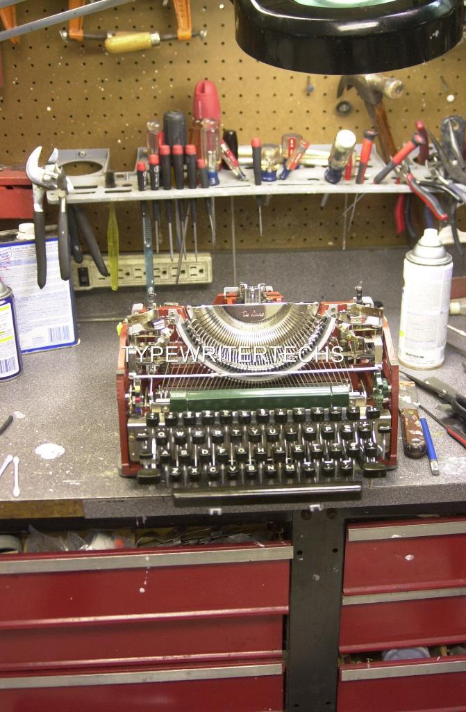 Index of /typewriters_for_sale/full_size_typewriters_files