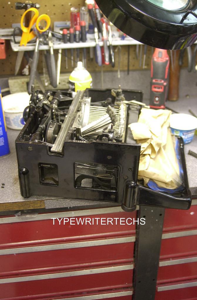 Index of /typewriters_for_sale/full_size_typewriters_files