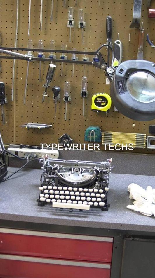Index of /typewriters_for_sale/royal_typewriters_files