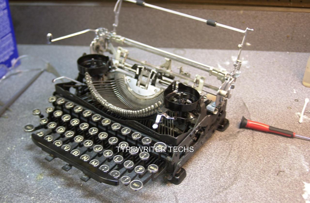 Index of /typewriters_for_sale/royal_typewriters_files