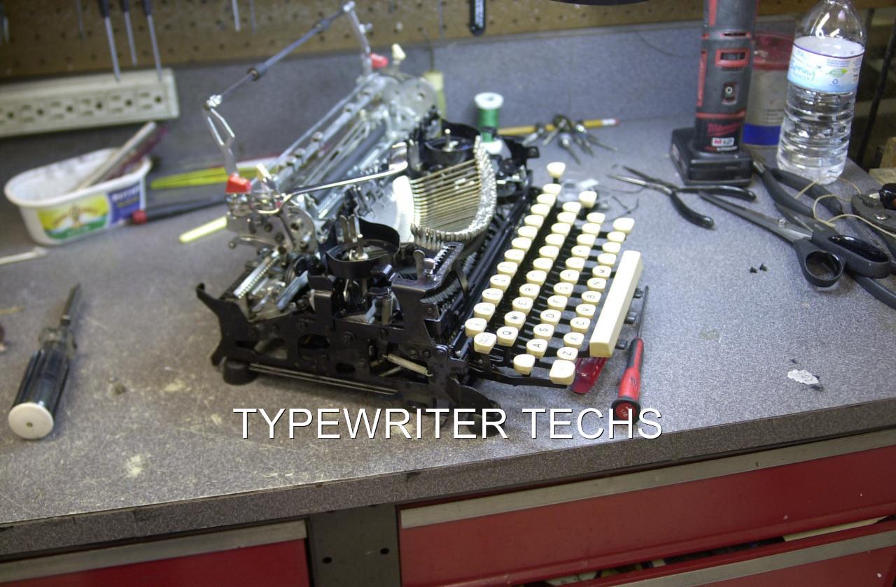 Index of /typewriters_for_sale/royal_typewriters_files