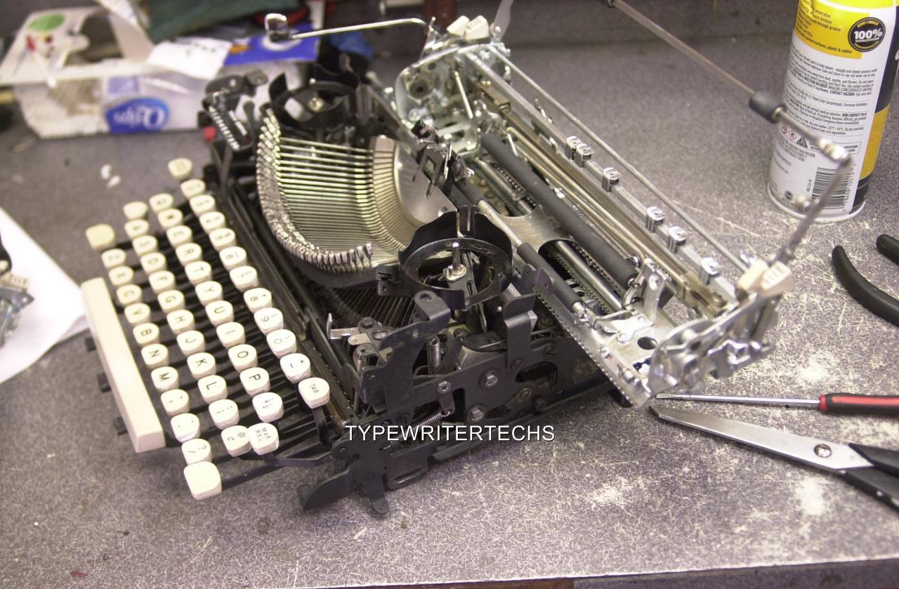 Index of /typewriters_for_sale/royal_typewriters_files