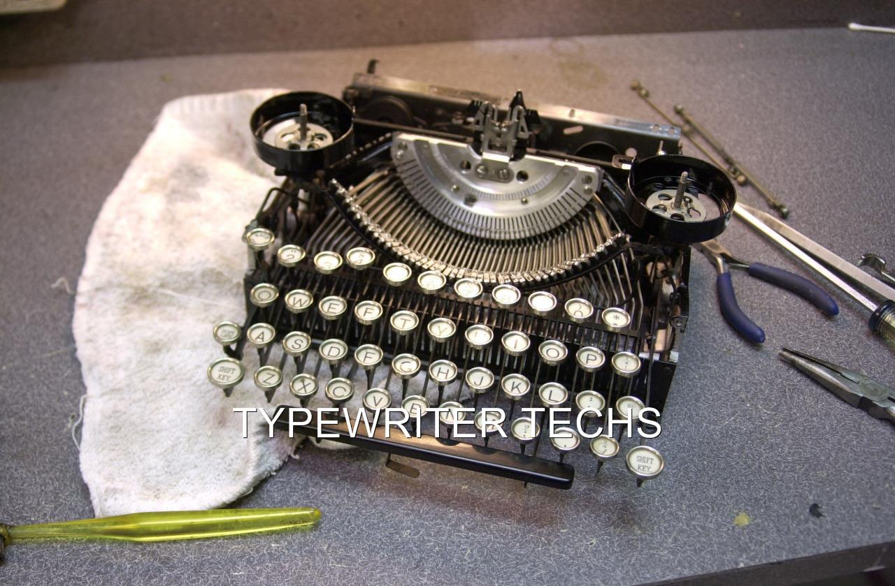 Index of /typewriters_for_sale/underwood_typewriters_files